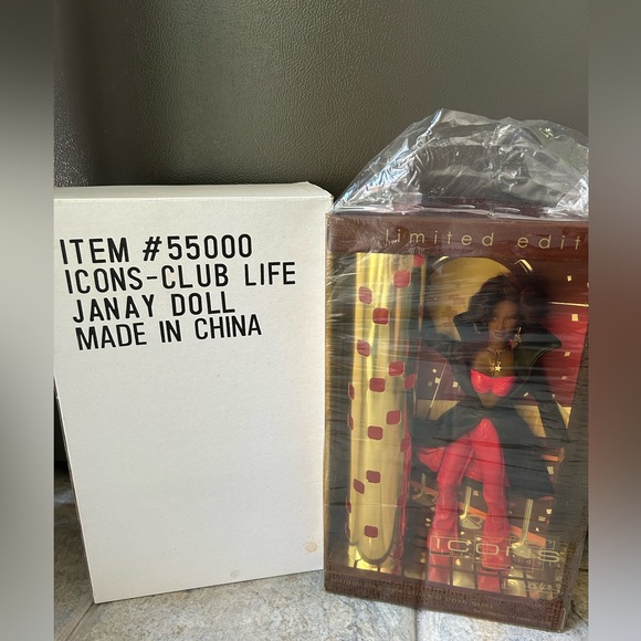 Integrity Toys | Toys | Limited Edition Integrity Toys Jason Wu Icons ...